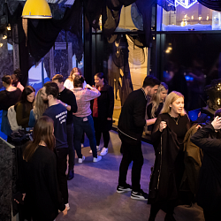 Virtual Reality Arcade Experience in Manchester ⭐ DNA VR