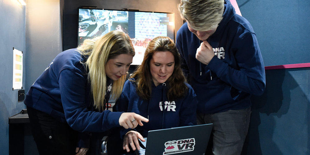 Virtual Reality Arcade Experience in Manchester ⭐ DNA VR